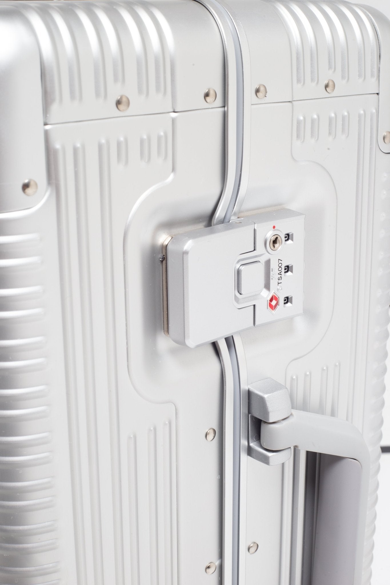 AIDAN | The Worlds Most Advanced Luggage & Suitcases – AIDAN Australia