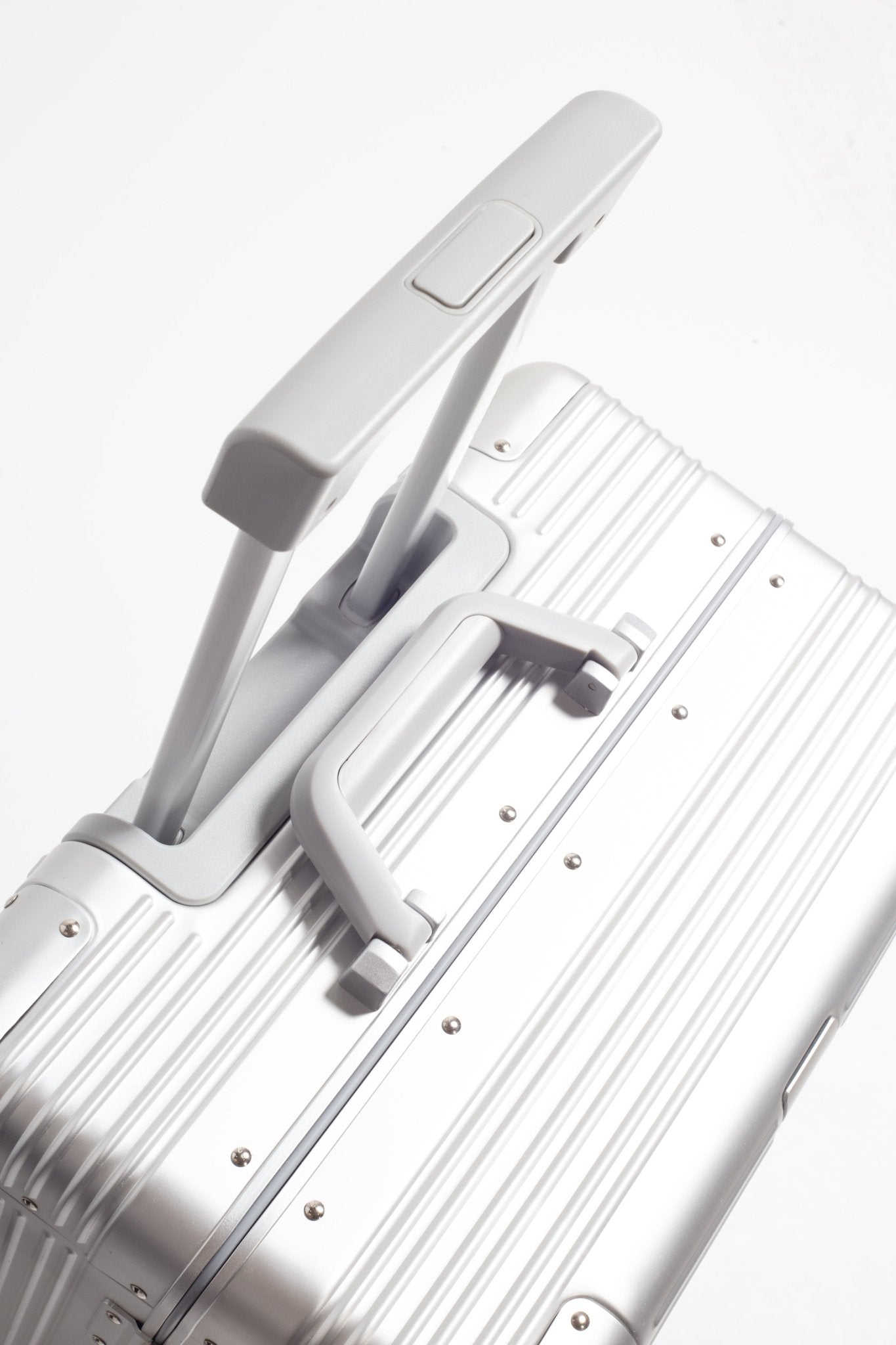 AIDAN | The Worlds Most Advanced Luggage & Suitcases – AIDAN Australia